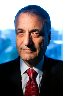 La “Non-Violence” – De Gandhi à la CIA // Non-violence et Liberté ...